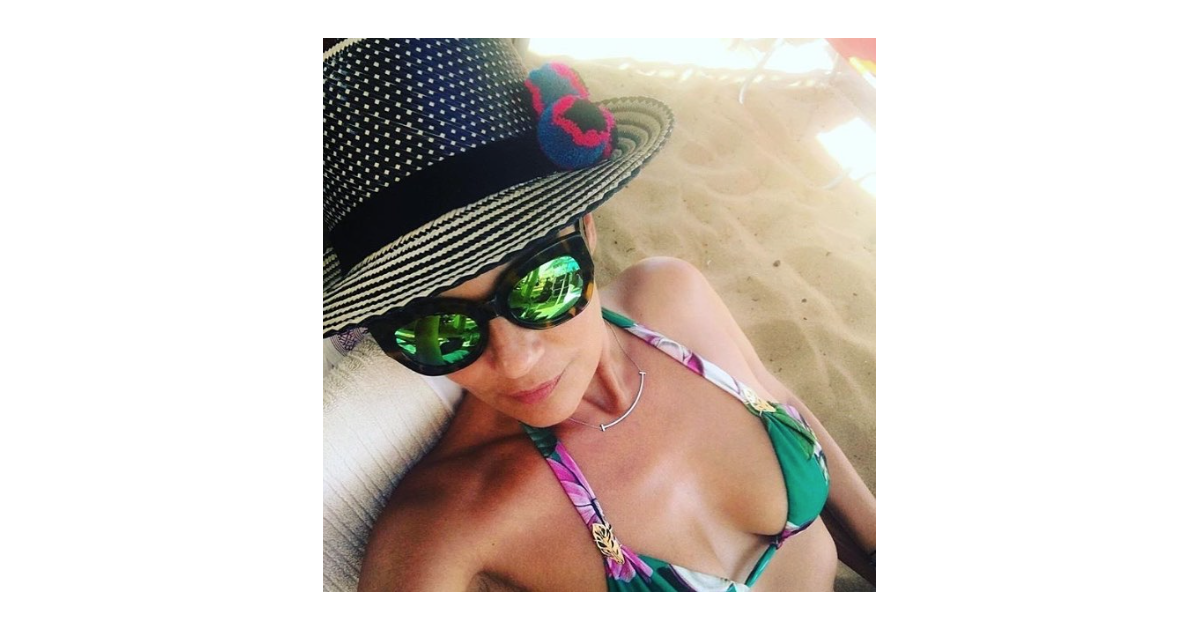 Cristina Cordula se dévoile stylée en bikini Je rêve d une plage