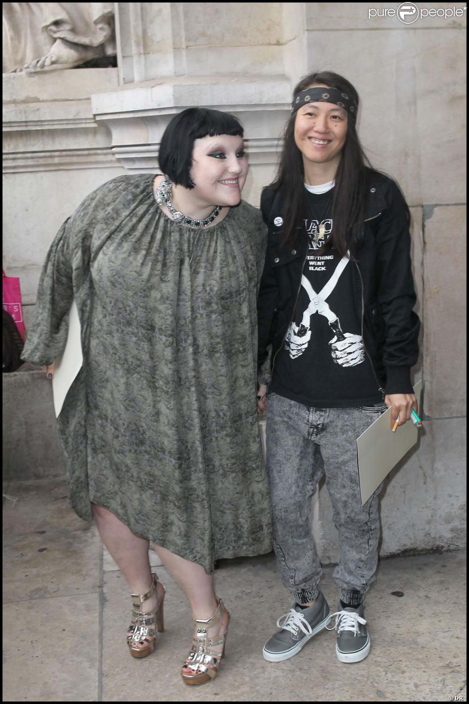 Beth Ditto et sa petite amie Kristin Ogata à Paris, le 26 janvier 2012 ...