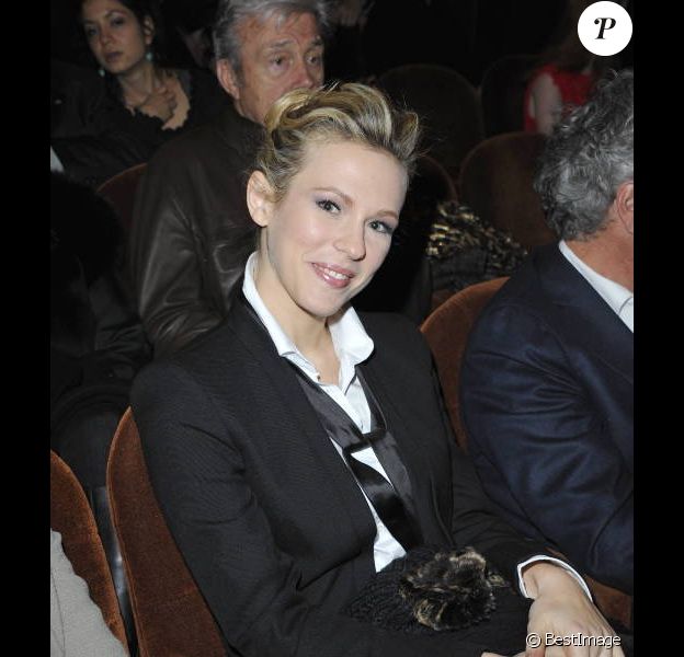 Lorie : Un bébé pour ses 30 ans ? - Purepeople