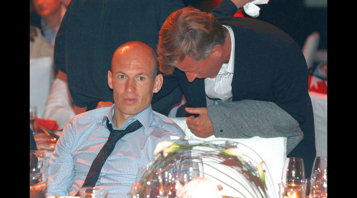 Photo : Andries Jonker et Arjen Robben dégoûtés par leur sale soirée ...