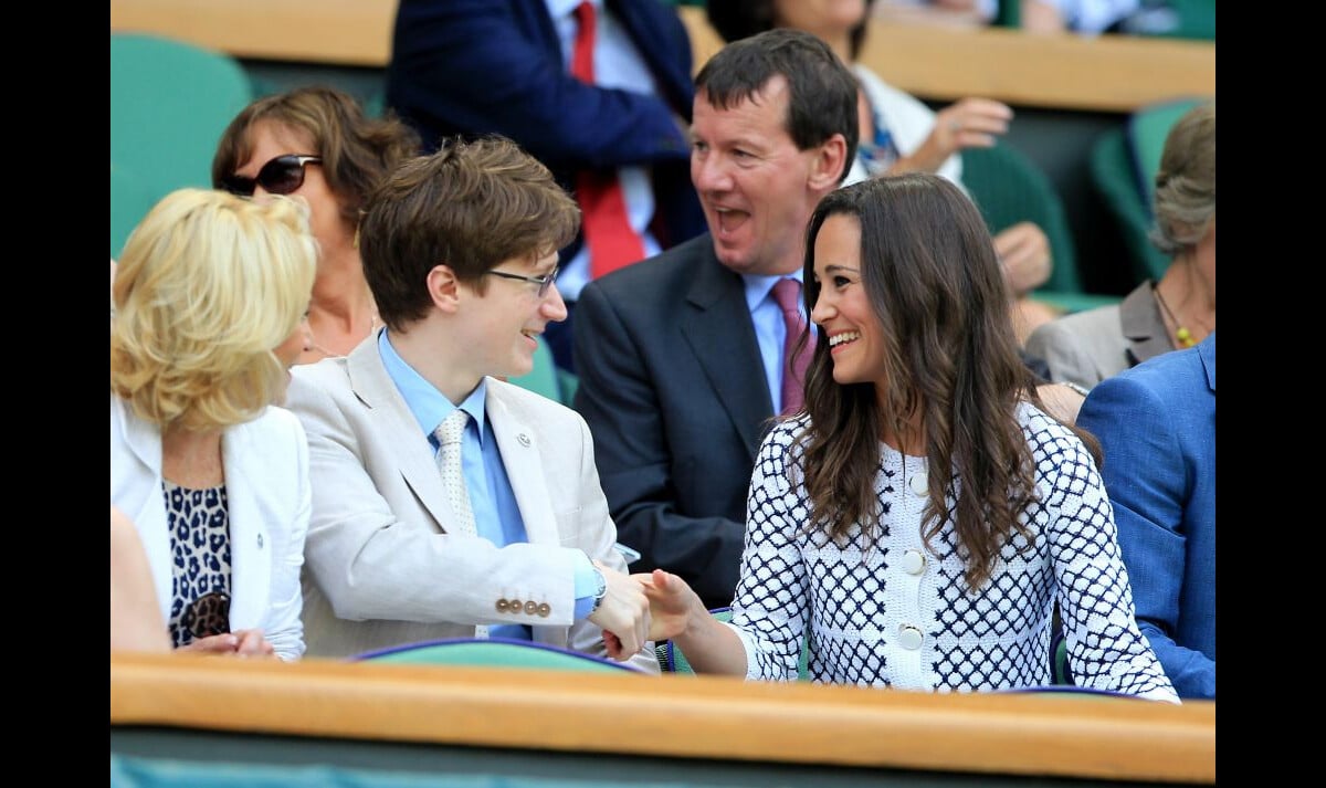 Photo : Pippa Middleton était assise à côté de la comédienne Felicity ...