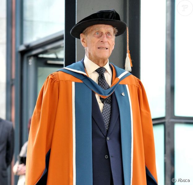 Prince Philip : Splendide docteur, fier marin et élégant cavalier d ...