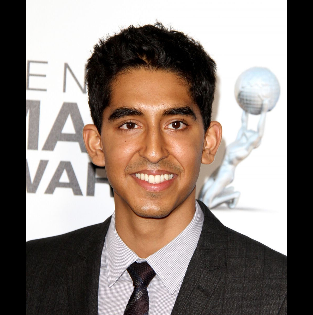 Photo : Dev Patel assiste à la 44e cérémonie des NAACP Image Awards au ...