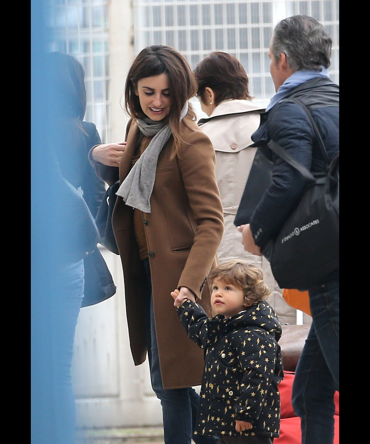 Photo : Penelope Cruz, Javier Bardem et leur fils Leo arrivent à l ...