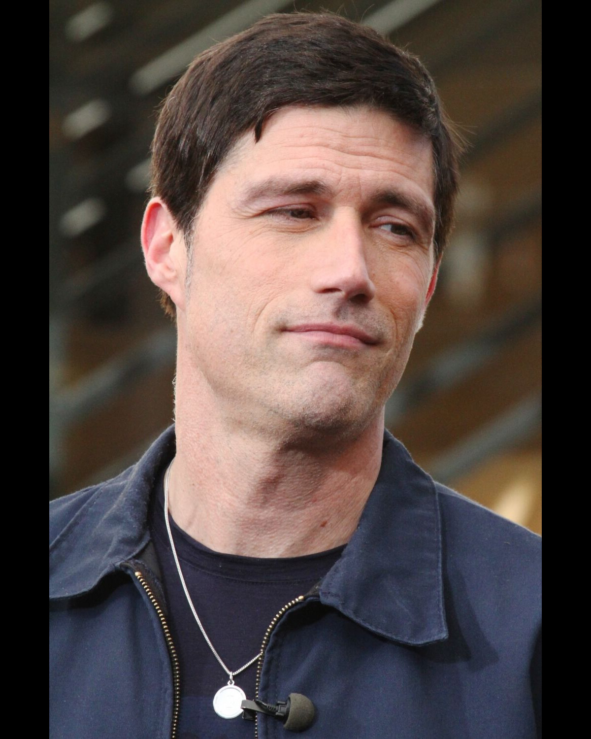 Photo : Matthew Fox sur le plateau de l'émission Extra à Los Angeles ...