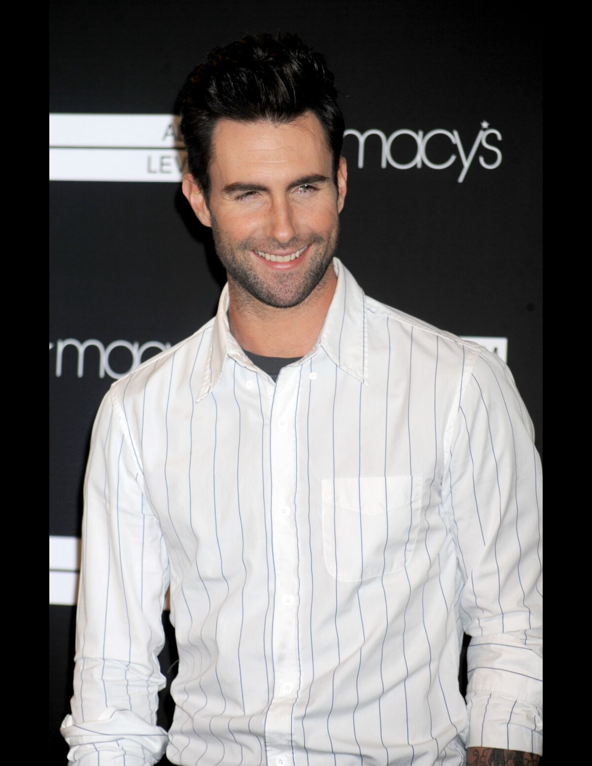 Photo : Le sexy Adam Levine lance son parfum intitulé ADAM LEVINE, pour ...