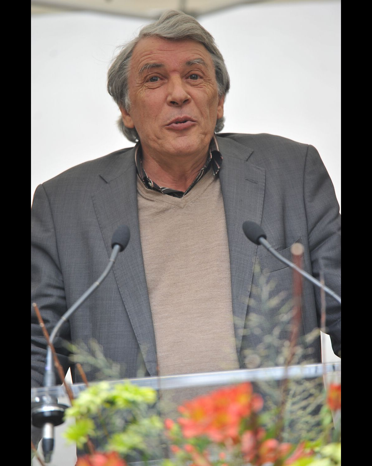 Photo : Gilbert Mitterrand à l'inauguration du square Danielle ...