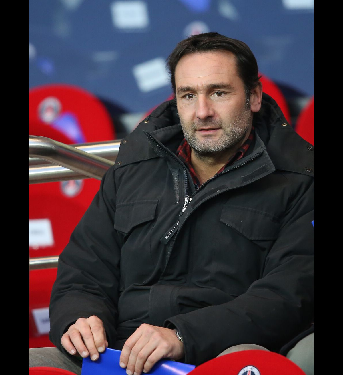 Photo : Gilles Lellouche arriver tôt au stade pour le match Paris Saint ...