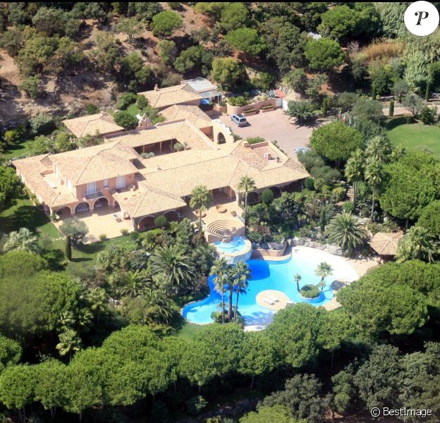 Johnny Hallyday : Sa mythique Lorada n'est plus à vendre... - Purepeople