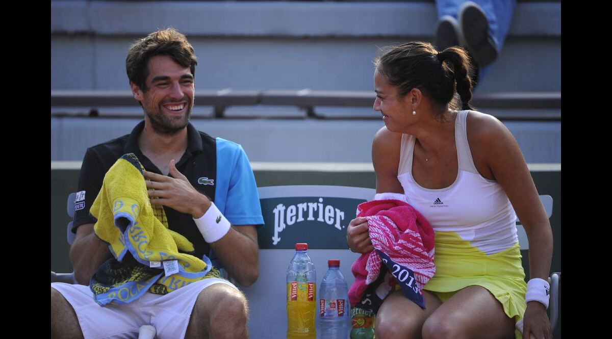 Photo : Jérémy Chardy et sa petite amie Alizé Lim disputent un double ...