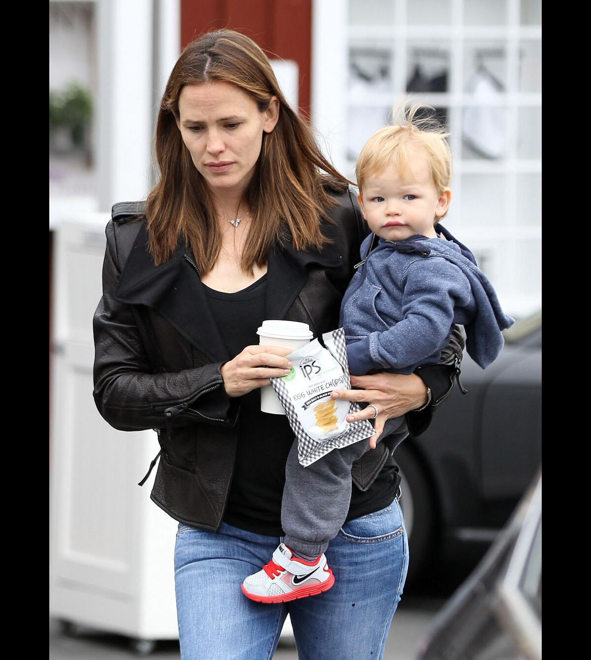 Photo : Jennifer Garner et son fils Samuel Affleck quittent le ...