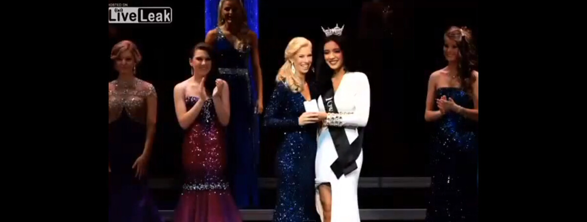 Photo : L'Américaine Nicole Kelly, actuelle Miss Iowa, et candidate ...