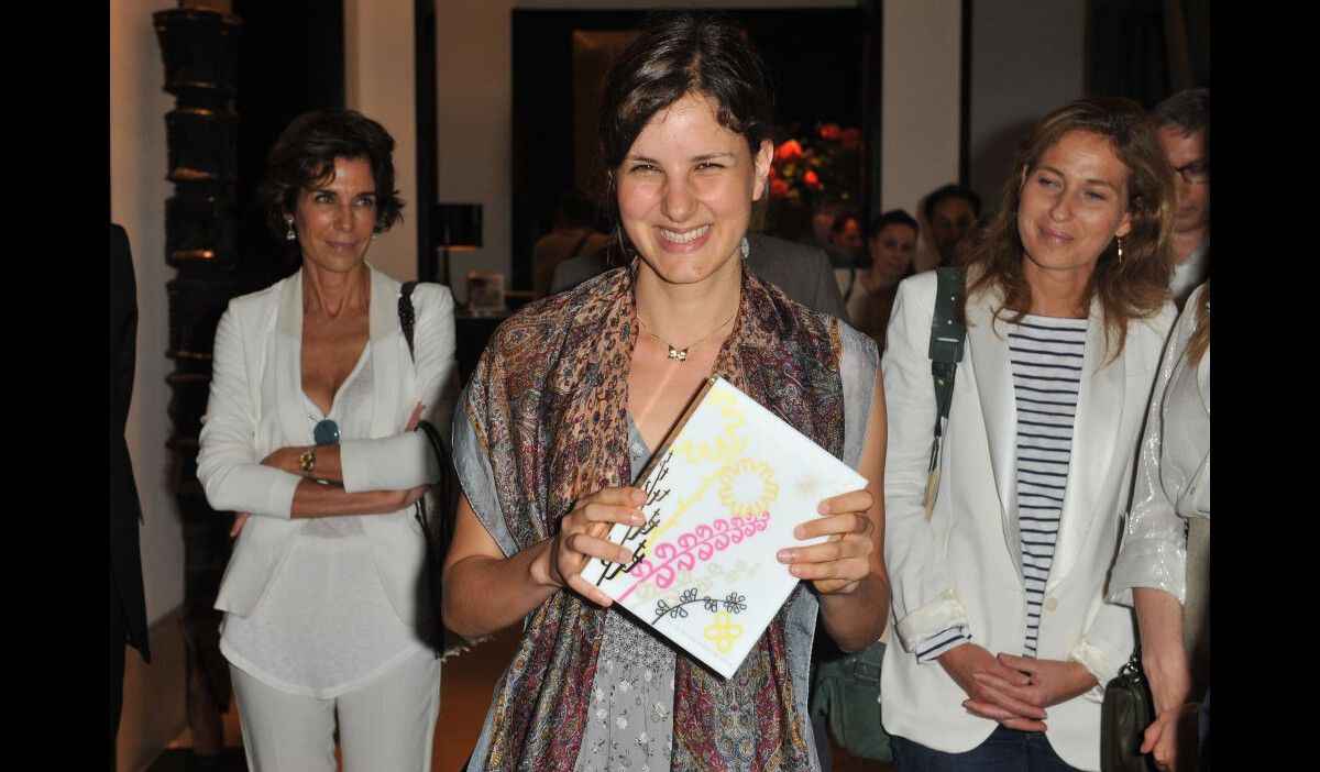Photo : Lise Charles (lauréate 2013) et Christine Orban lors de la 8e ...