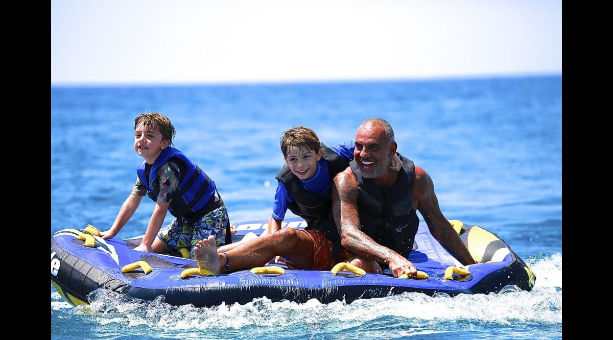 Photo : Exclusif - Christian Audigier en vacances avec ses trois ...