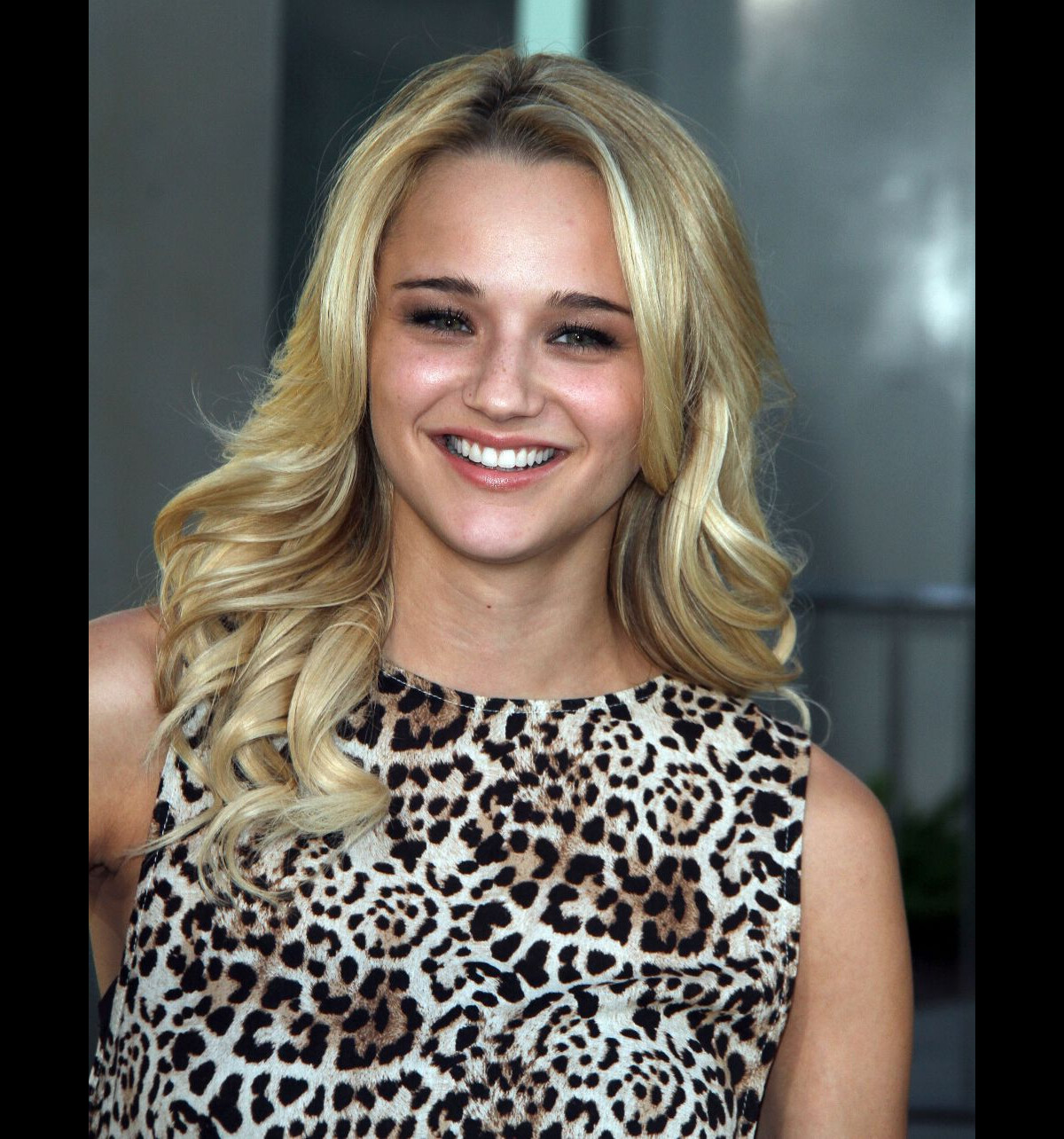 Photo : Hunter King à la première de The Conjuring à Los Angeles le 15 ...