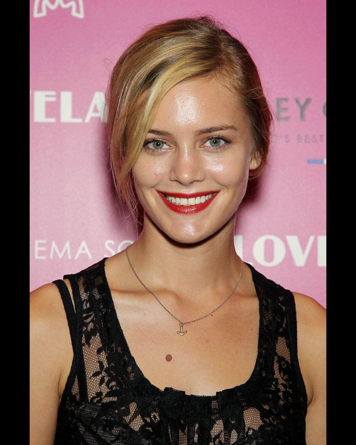 Photo : Heidi Jo Markel à la première de Lovelace au MoMA de New York ...