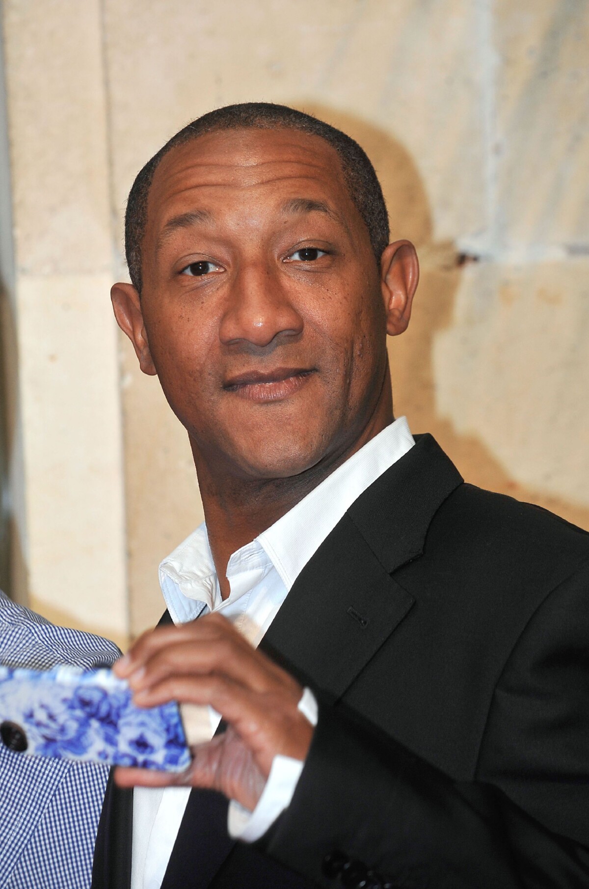 Photo : Edouard Montoute arrive à la projection du téléfilm 'La Source ...