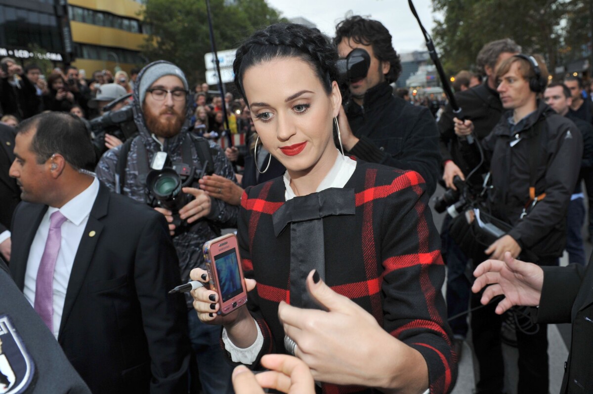 Photo : Katy Perry arrive à Berlin pour le lancement de son parfum ...