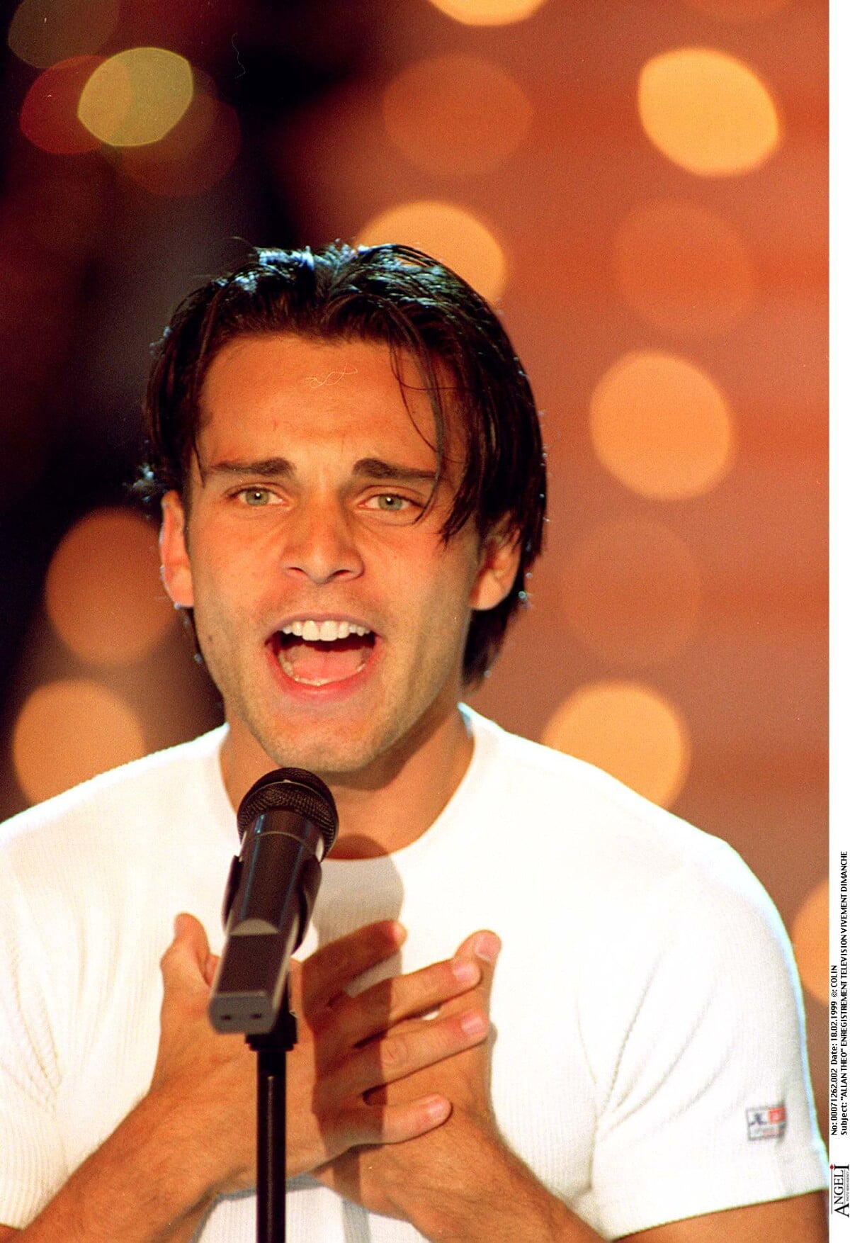 Photo : Allan Théo dans "Vivement dimanche" le 18 février 1999 ...