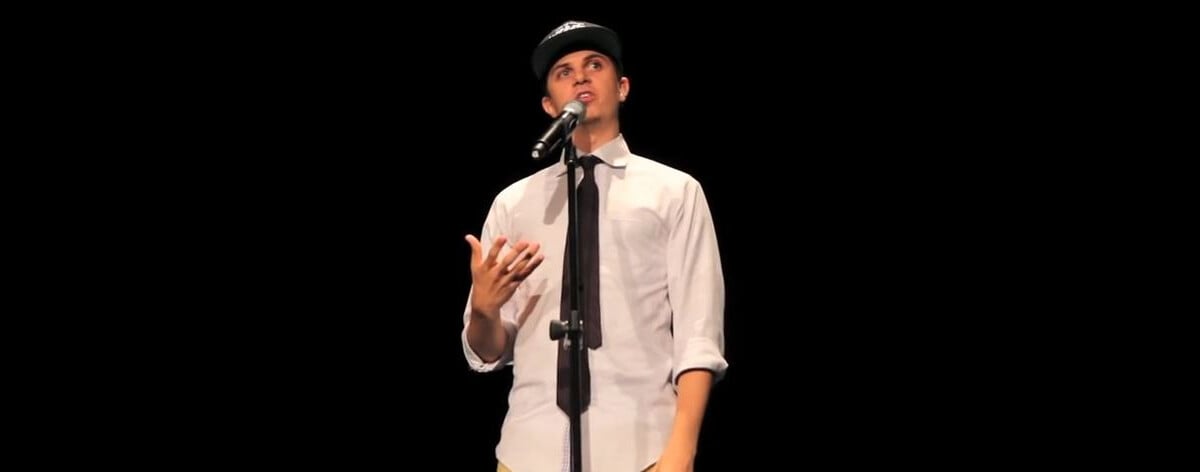 Photo : George Watsky sur scène Brave New National Poetry Slam à ...