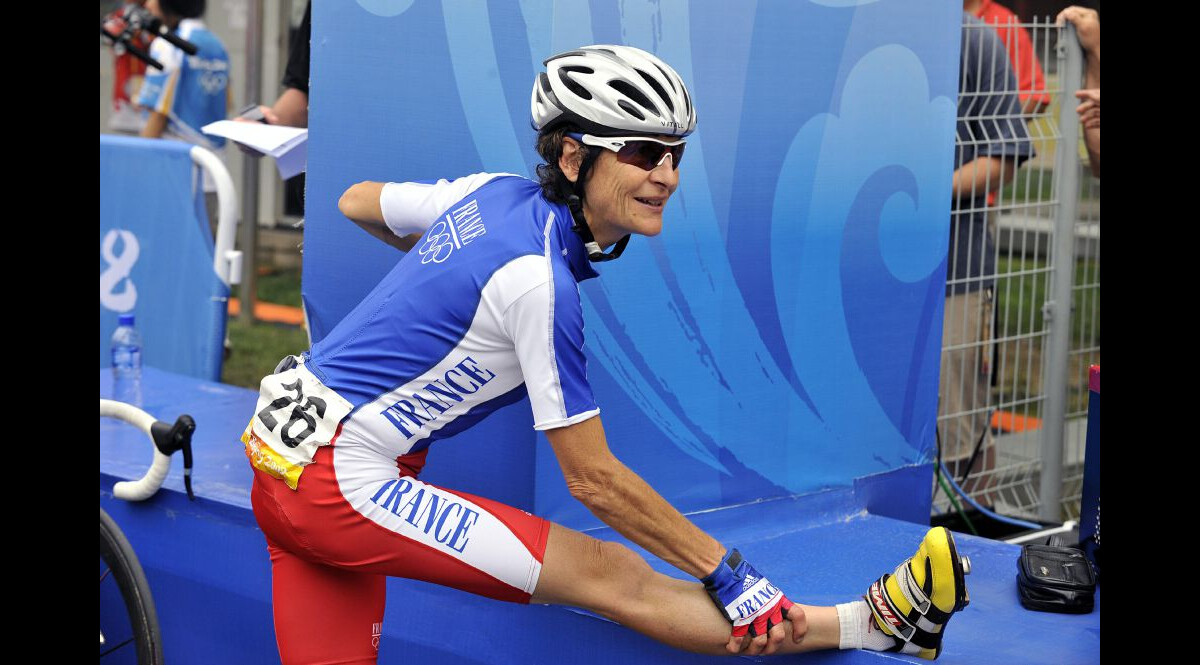 Photo : Jeannie Longo lors des JO de Pékin le 10 août 2008 à Juyongguan ...