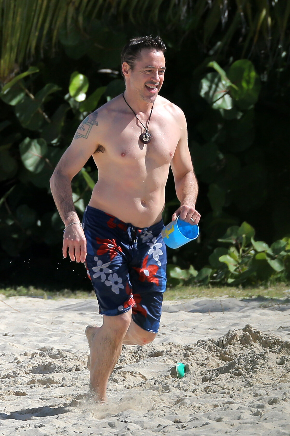 Photo : Exclusif - Robert Downey Jr. papa-poule et ventre bedonnant ...