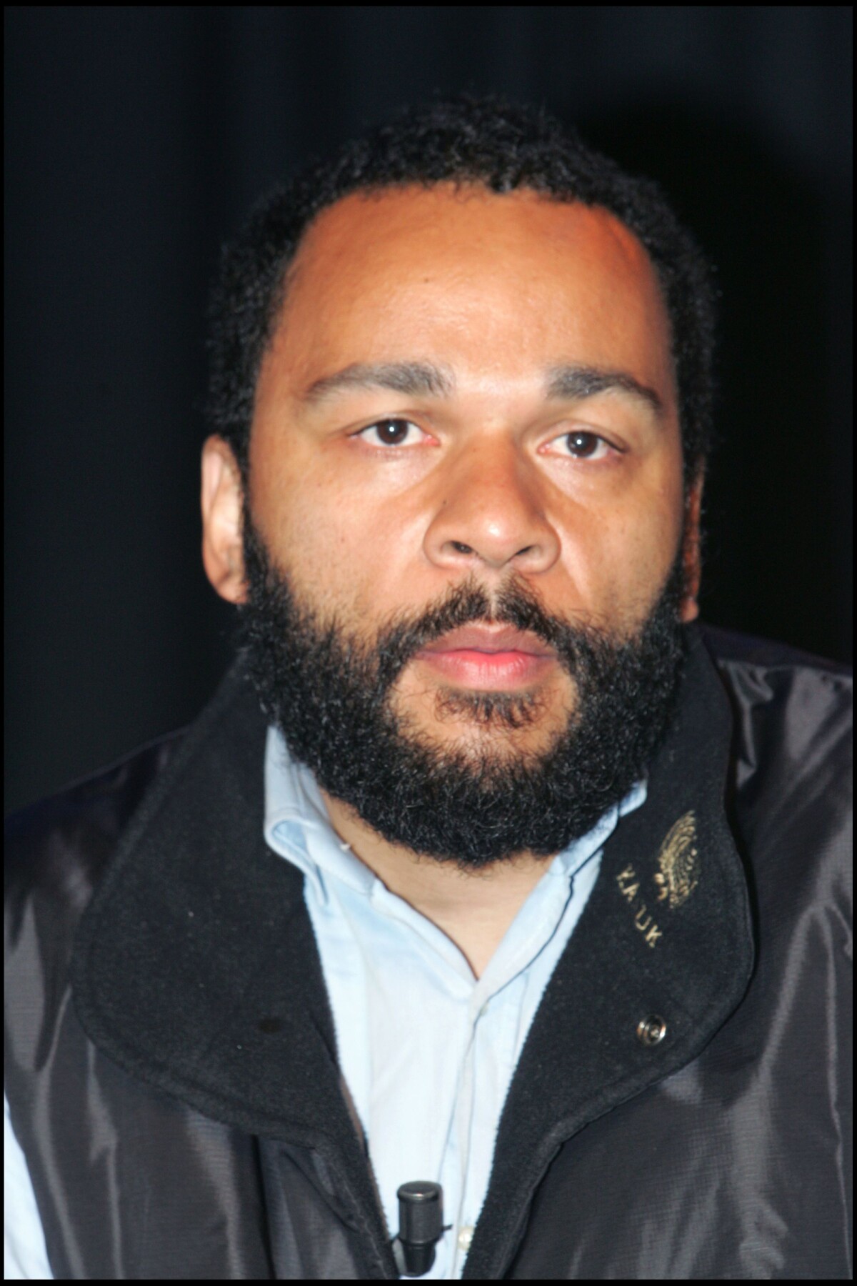 Photo : Dieudonné lors d'une conférence de presse au Théâtre de la Main ...