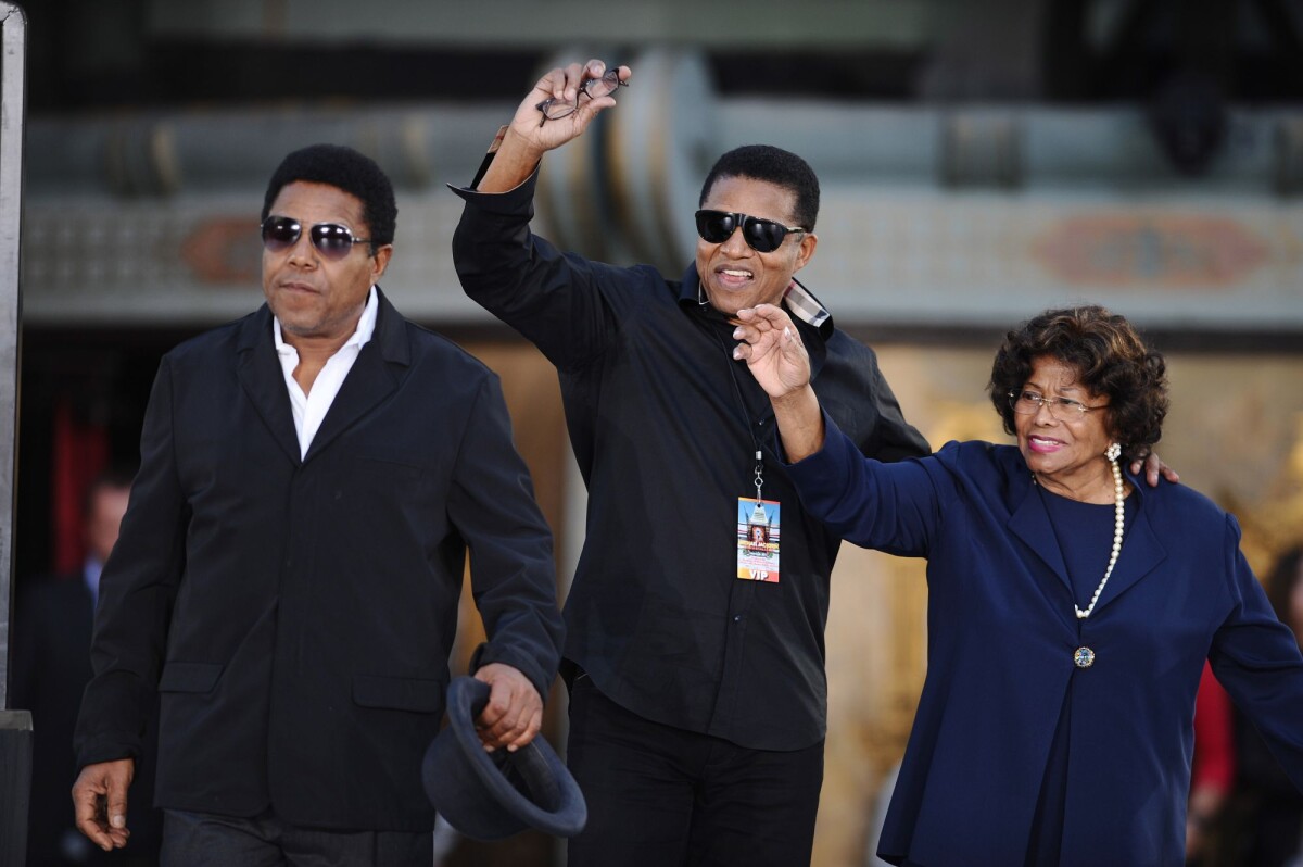 Photo : Katherine Jackson et deux de ses fils à Los Angeles, le 26 ...