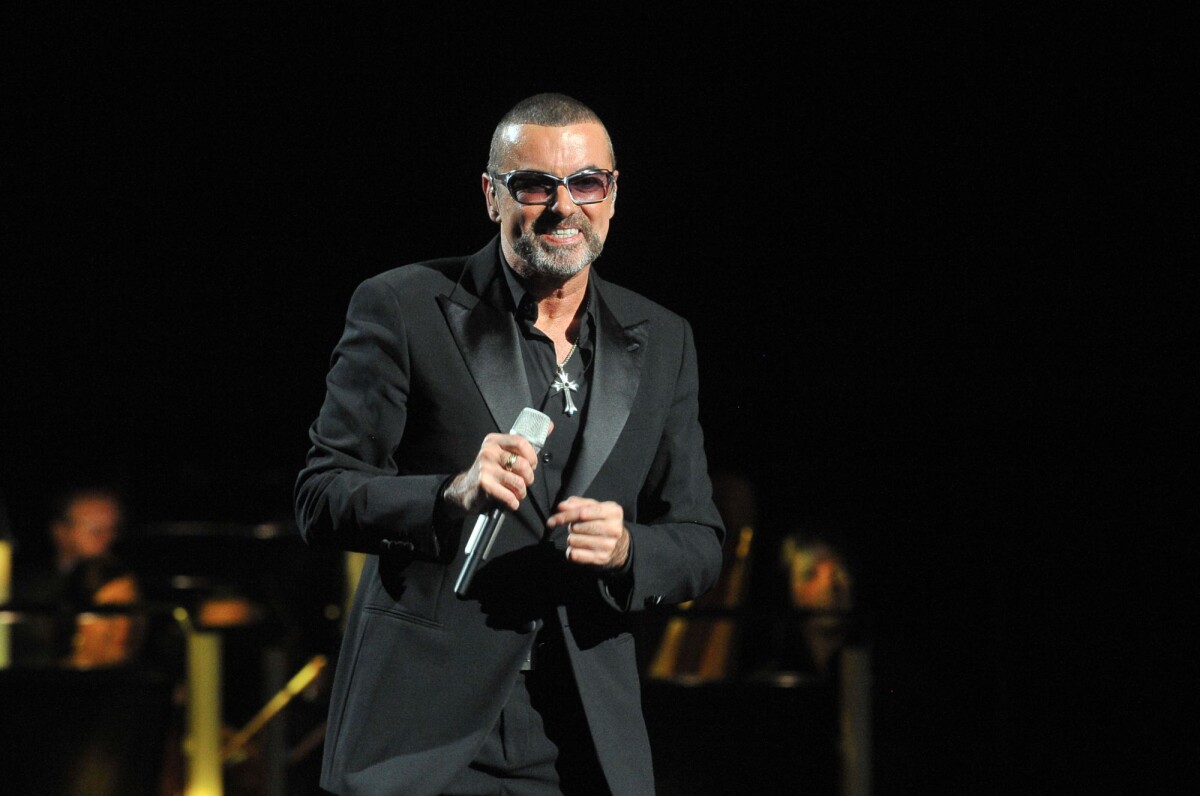 Photo : George Michael en concert à Paris dans le cadre du ''Symphonica ...