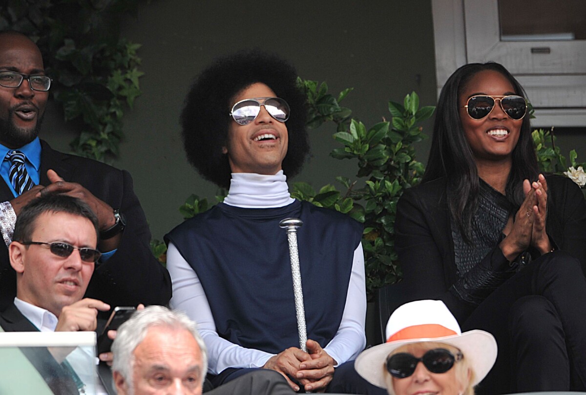 Photo : Le chanteur Prince dans les tribunes du match entre Rafael ...
