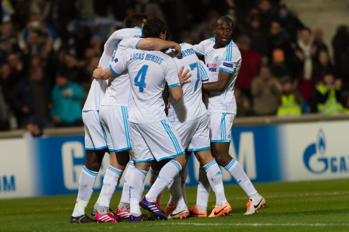 Photo : Les joueurs de l'Olympique de Marseille après avooir marqué ...