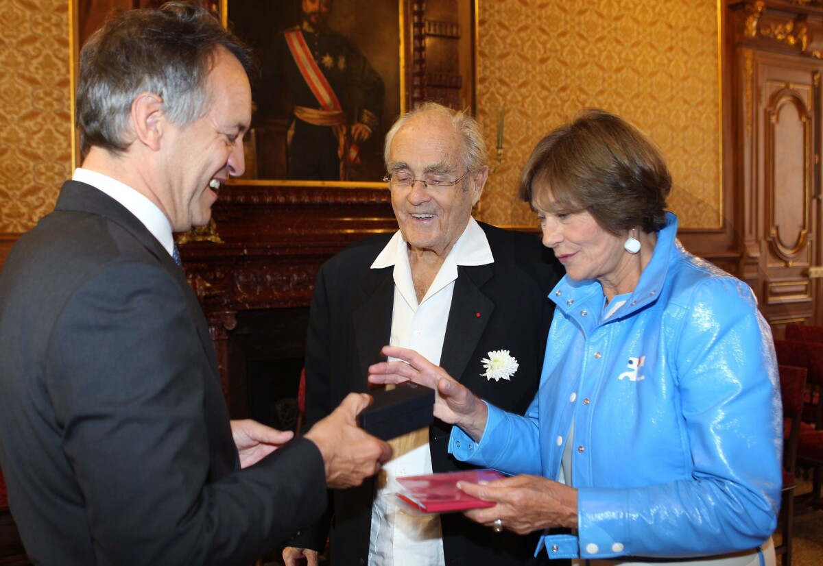 Photo : Exclusif - Mariage civil de Macha Méril et Michel Legrand à la ... Photo : Exclusif - Mariage civil de Macha Méril et Michel Legrand à la ...
