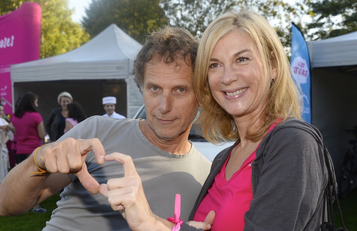 Photo : Charles Berling et Michèle Laroque au Triathlon des Roses dans ...