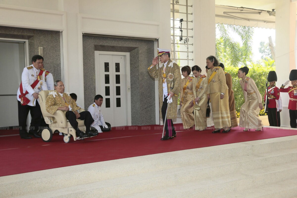 Photo : Le prince Maha Vajiralongkorn, héritier du trône de Thaïlande ...