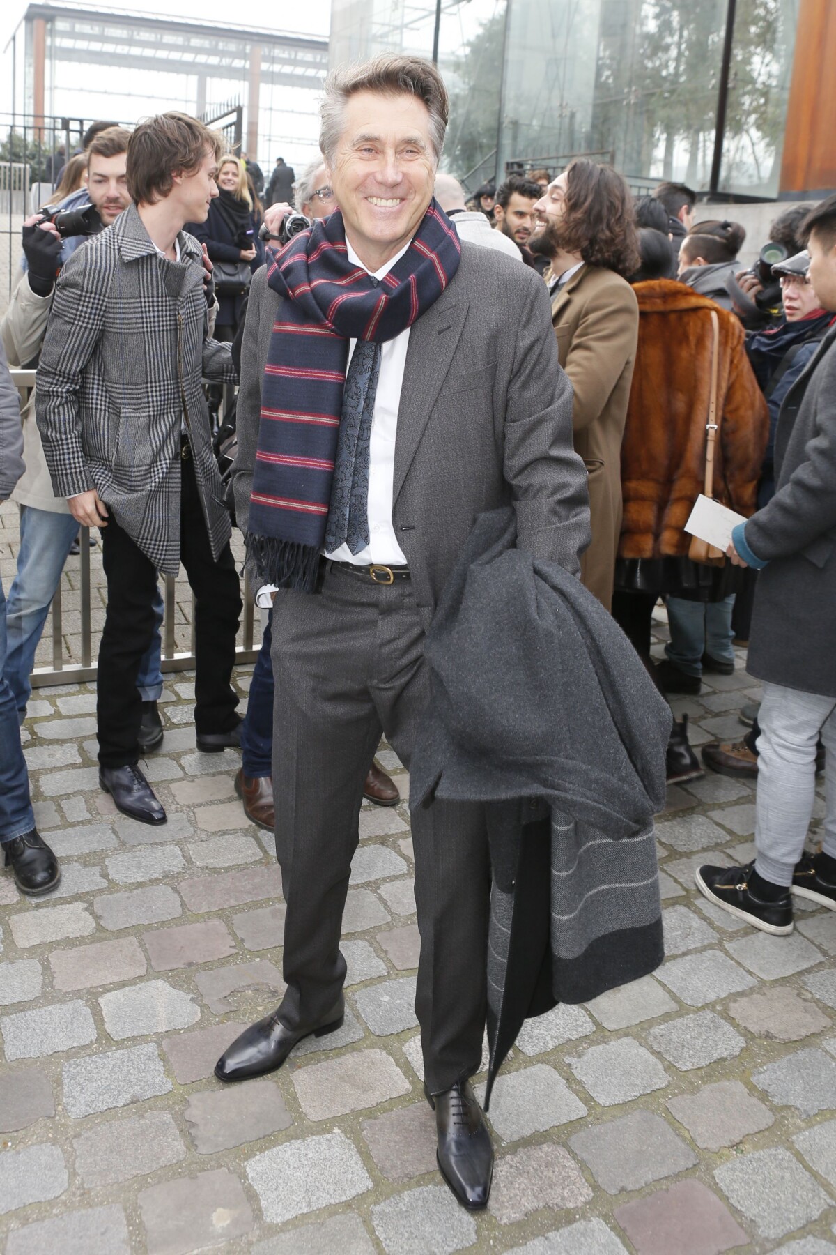 Photo : Le chanteur Bryan Ferry arrive au Parc André Citroën pour ...