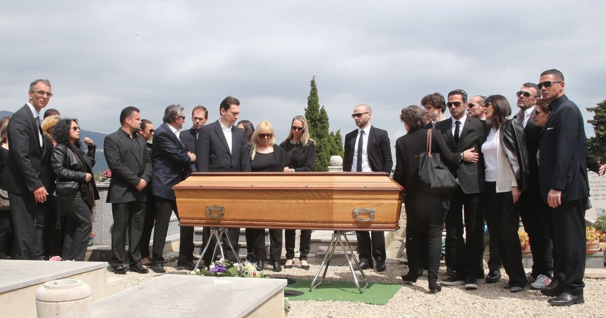 Obsèques de Richard Anthony : Sa famille effondrée pour un dernier ...