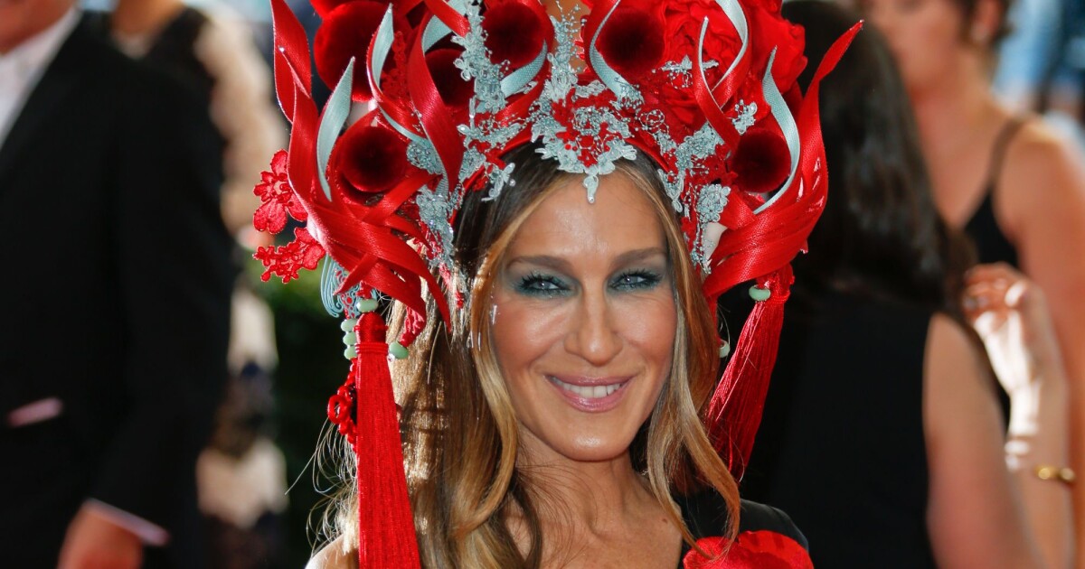 MET Ball 2015 : Sarah Jessica Parker et sa coiffe excentrique font rire ...
