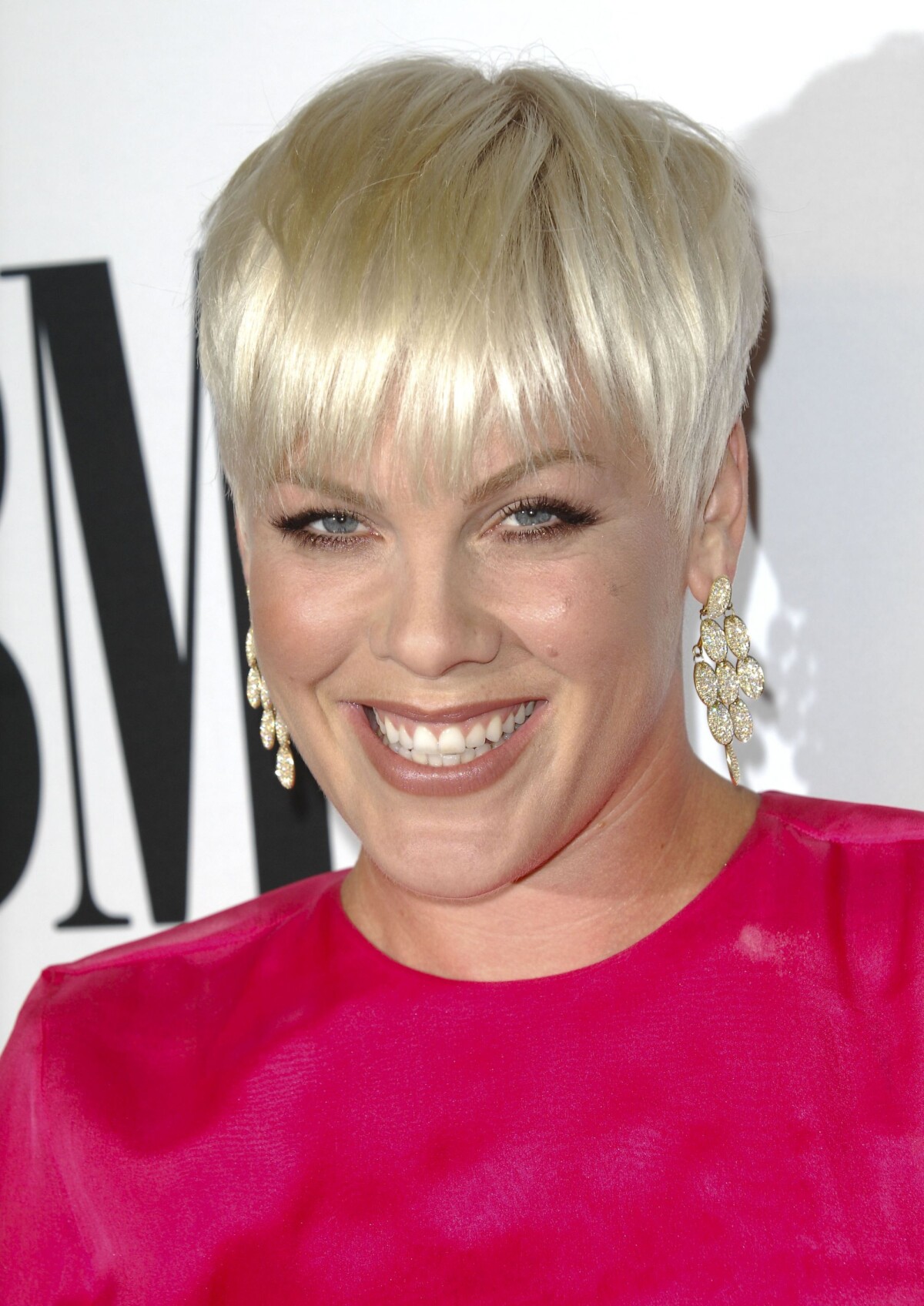 Vidéo : La chanteuse Pink - People au MBI Pop Music Awards à Los ...