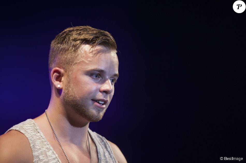 Ma2x participe au concert de l'association Enfant Star et Match, qui ...