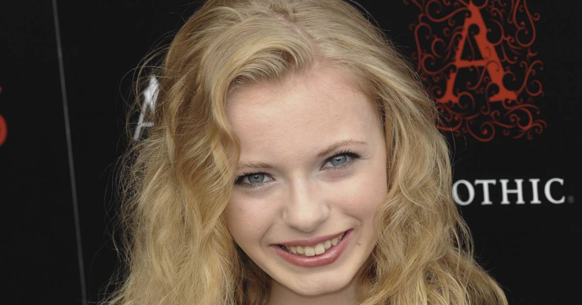 Addy Miller lors de la première de Dark Places à Hollywood, Los Angeles ...