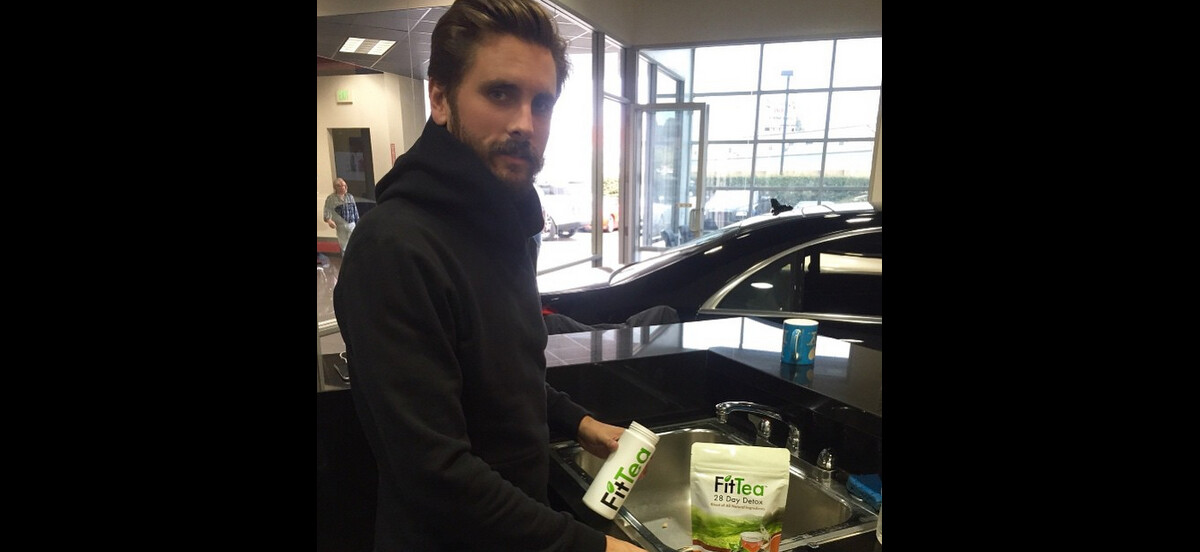 Photo : Sur Instagram, Scott Disick vante les mérites de Fit Tea une ...
