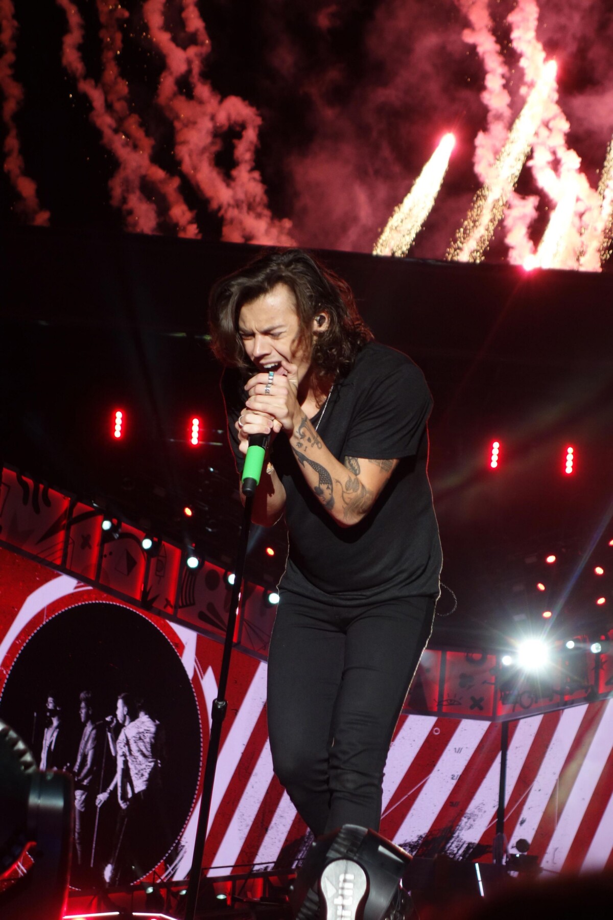 Photo : Harry Styles - Le groupe One Direction en concert à Adelaïde en ...