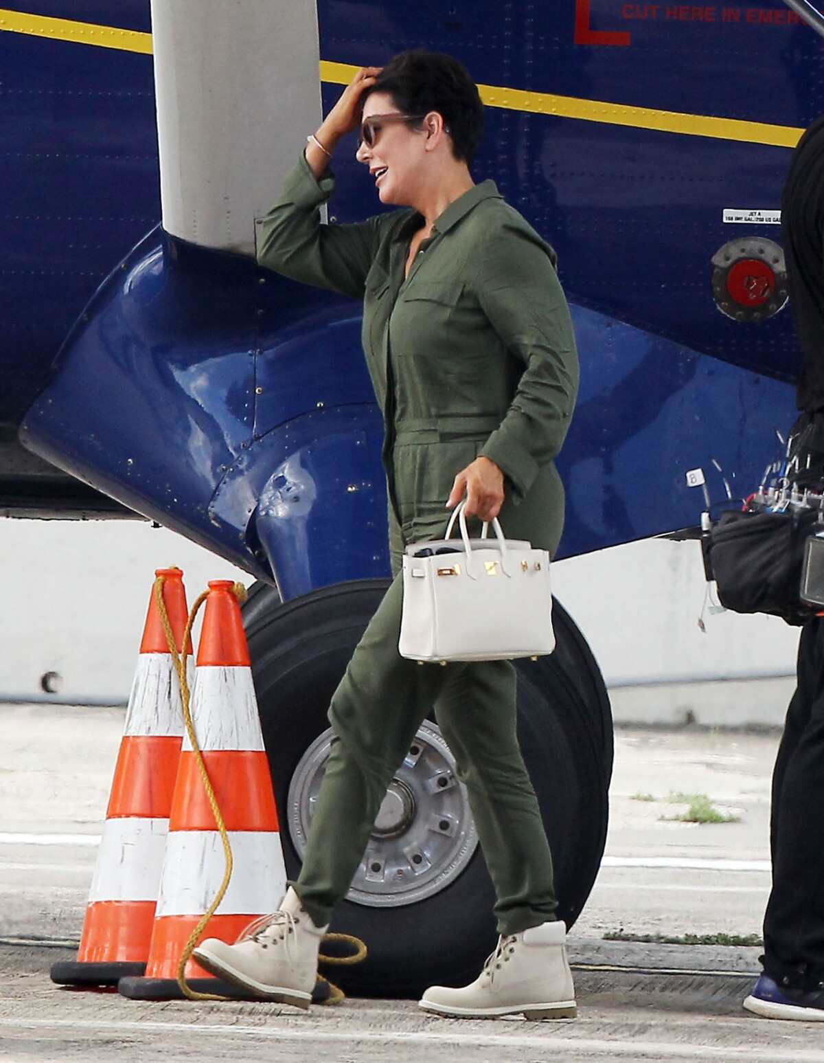 Photo : Exclusif - Kris Jenner arrive à Saint-Barthélemy pour tourner ...