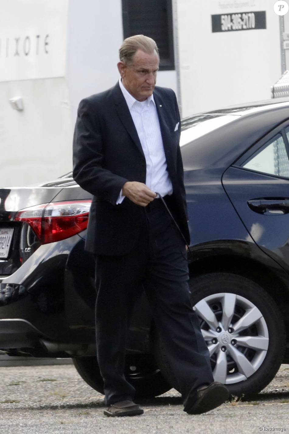 Exclusif - L'acteur Woody Harrelson arrive sur le tournage de LBJ à la ...