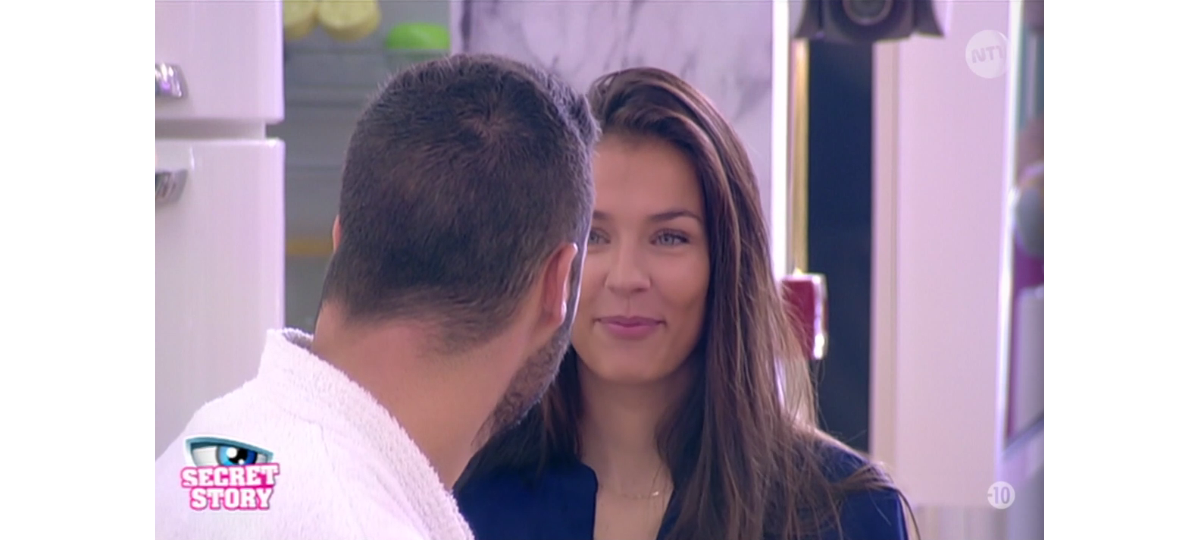 Photo : Julie dévore Loïc du regard, dans la quotidienne de Secret ...