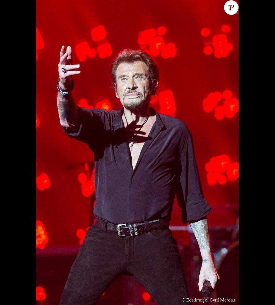 Exclusif : Johnny Hallyday sur scène - Purepeople