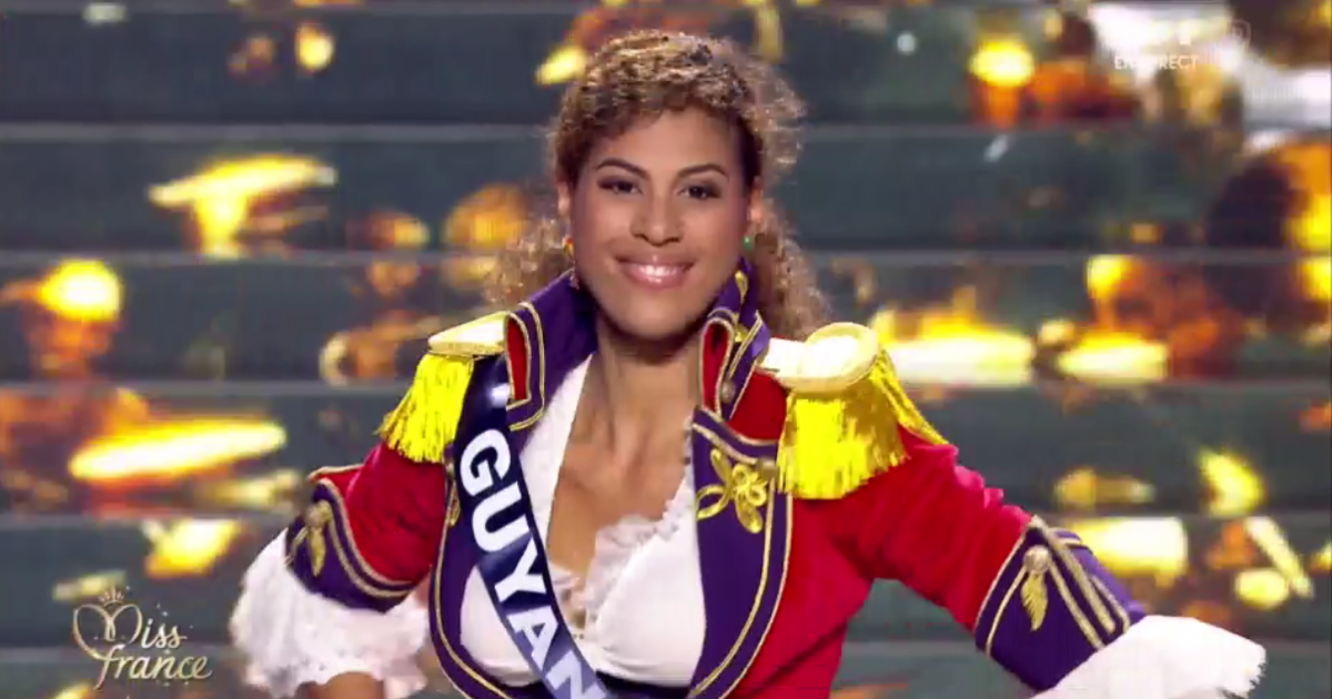 Miss Guyane - Premier tableau, 11 Miss défilent en pirates, lors de l ...