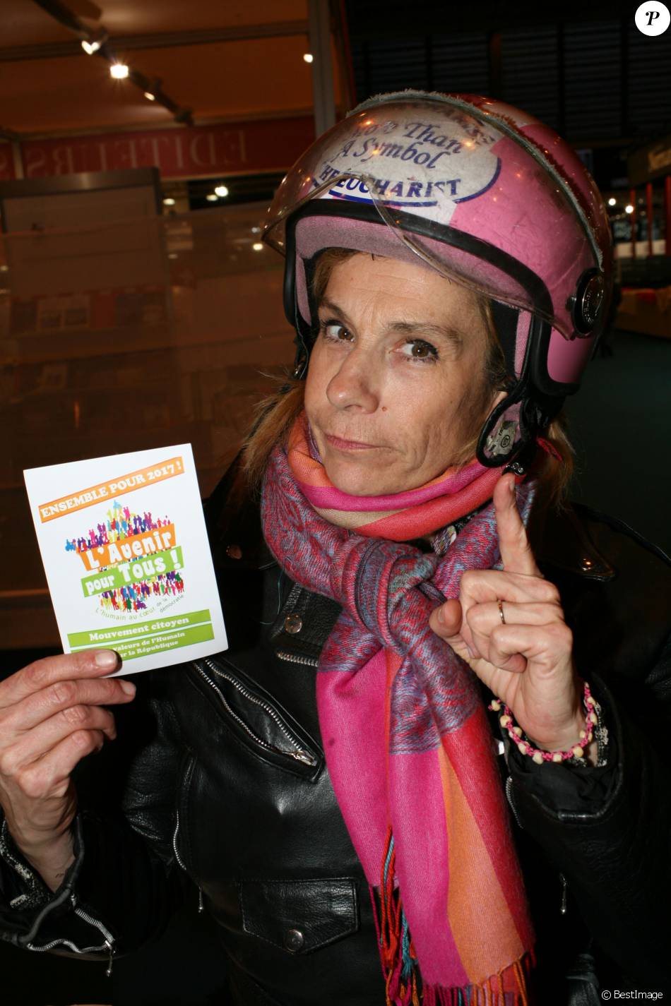 Frigide Barjot au Salon du livre à Paris le 22 mars 2015 - Purepeople