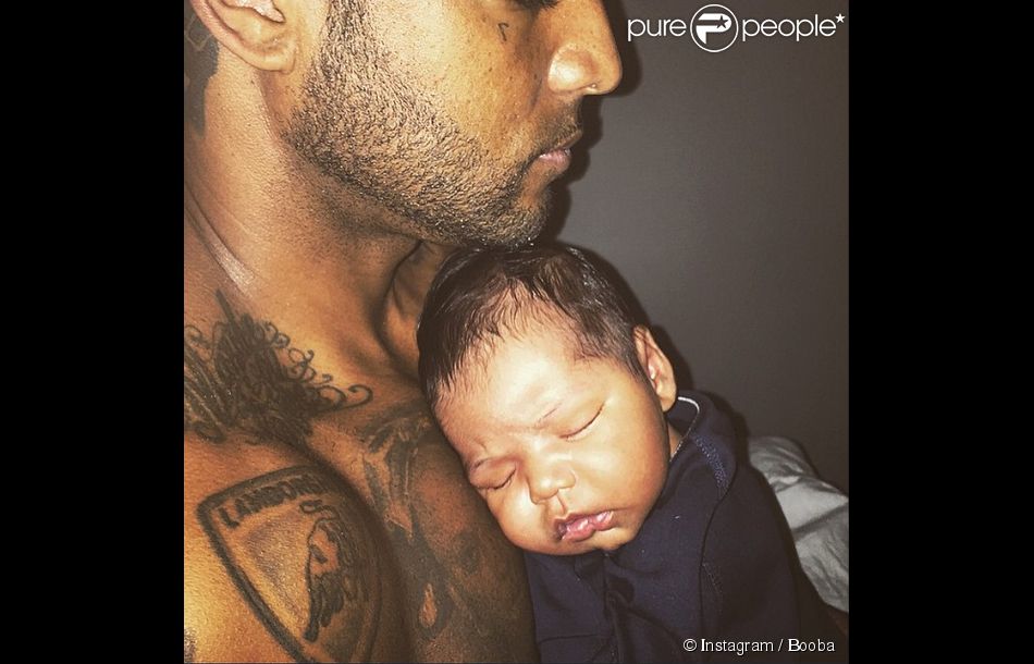 Booba dévoile le visage de son fils, Omar Yaffa. Photo publiée le 18 avril 2015. - Purepeople