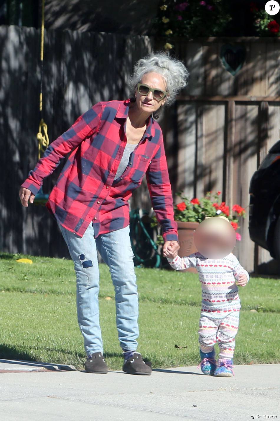 Exclusif - Rachel Bilson va rendre visite à sa mère Janice Stango avec ...